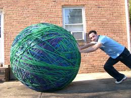 Aprenda a usar a expressão: "Keep the ball rolling"